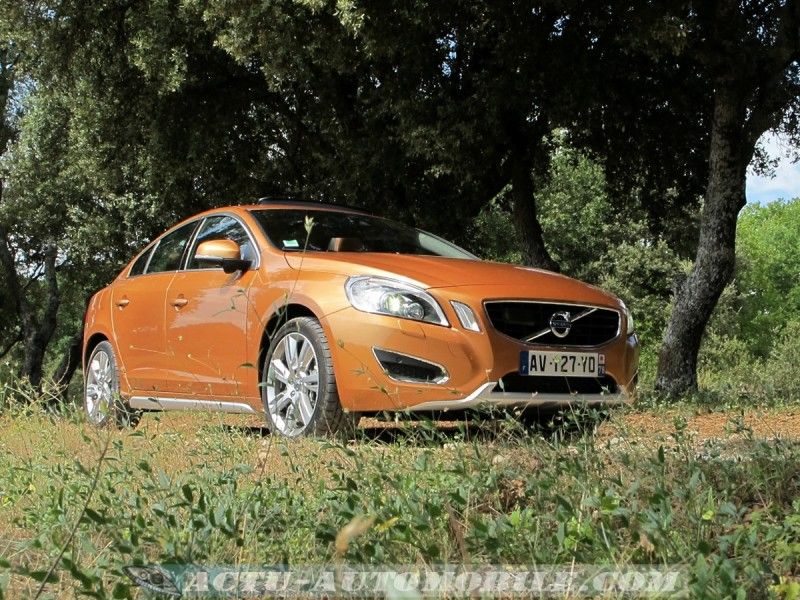 Essai Volvo S60 Xénium D5 AWD : tenue de route, motorisation, sécurité ...