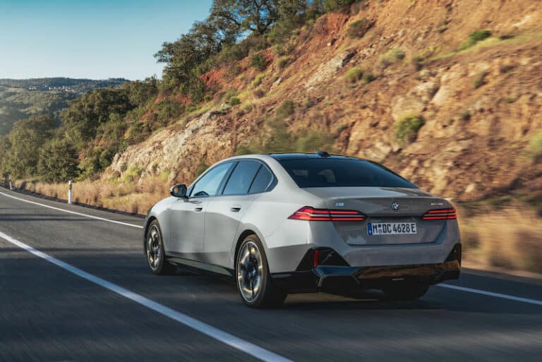 La nouvelle BMW Série 5 fait le minimum en essence et en diesel