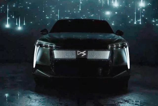 Future DS 8 électrique : la première photo officielle