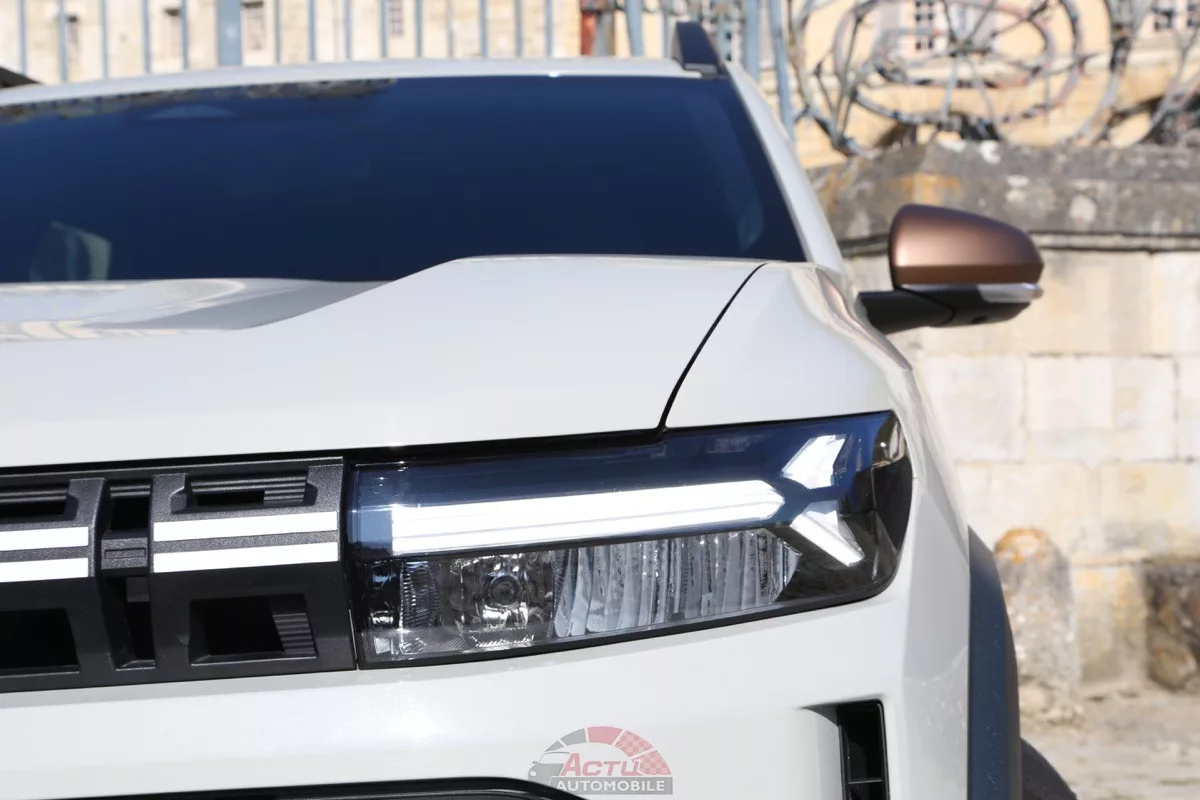 Un prototype de Dacia Duster prouve l'arrivée d'une version inédite